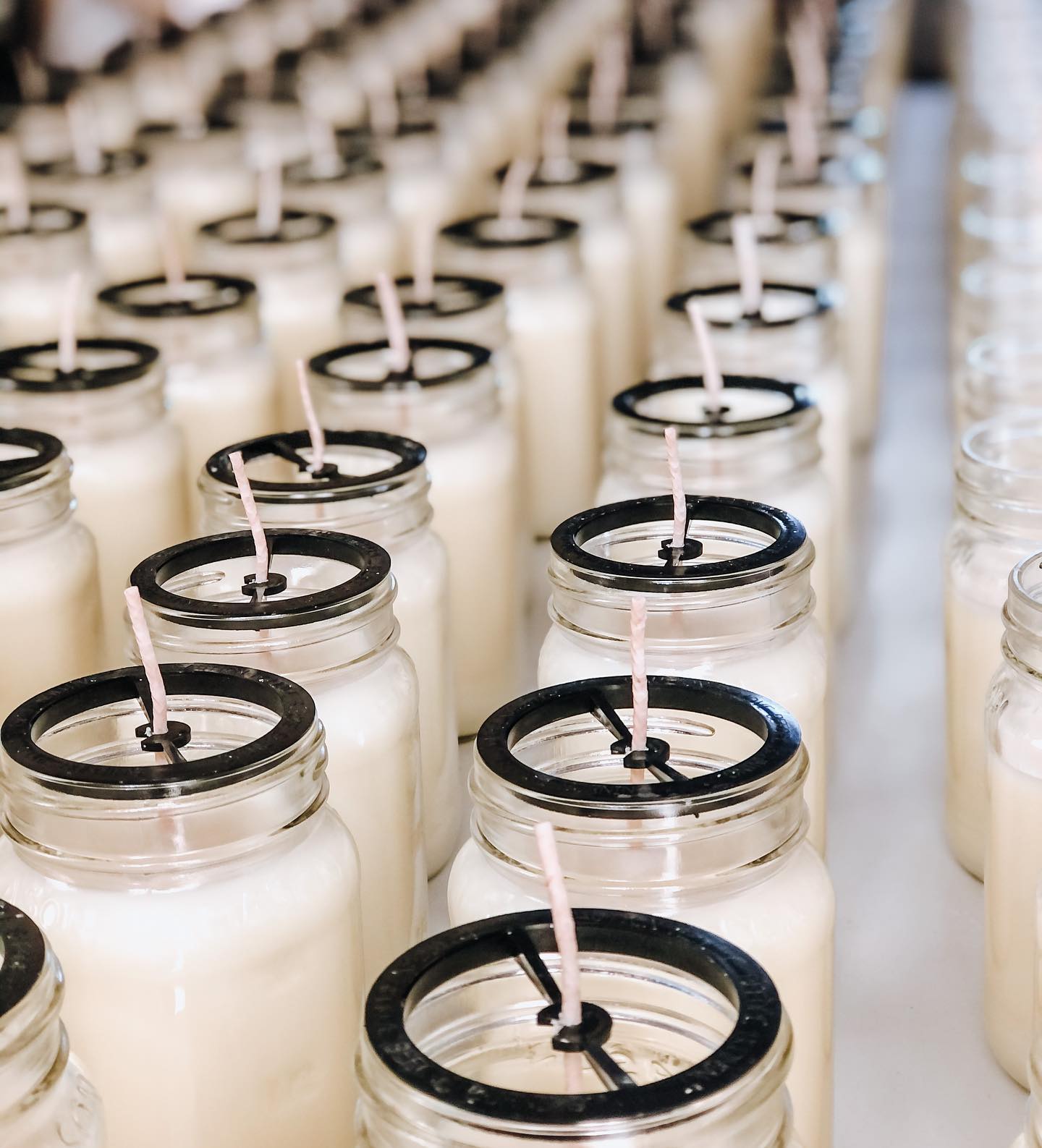 All Natural Hand Poured Soy Candles – Caramel Sundays